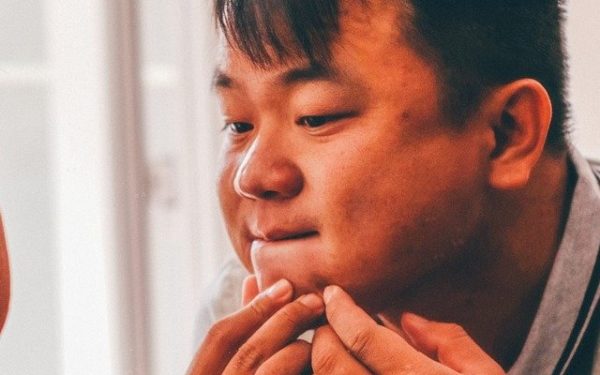 Espinha interna: por que ocorre e como aliviar os sintomas? | MS