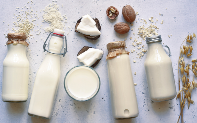 Qual leite é melhor: integral, vegetal, desnatado ou semi? | MS